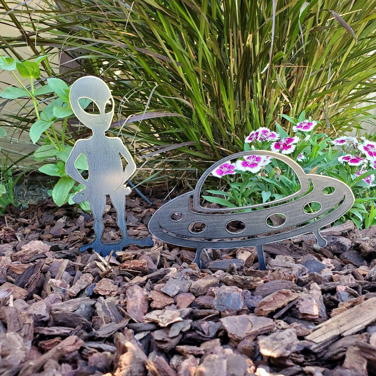 Home & Living :: Outdoor & Garden :: Garden Decorations :: Alien & UFO ...