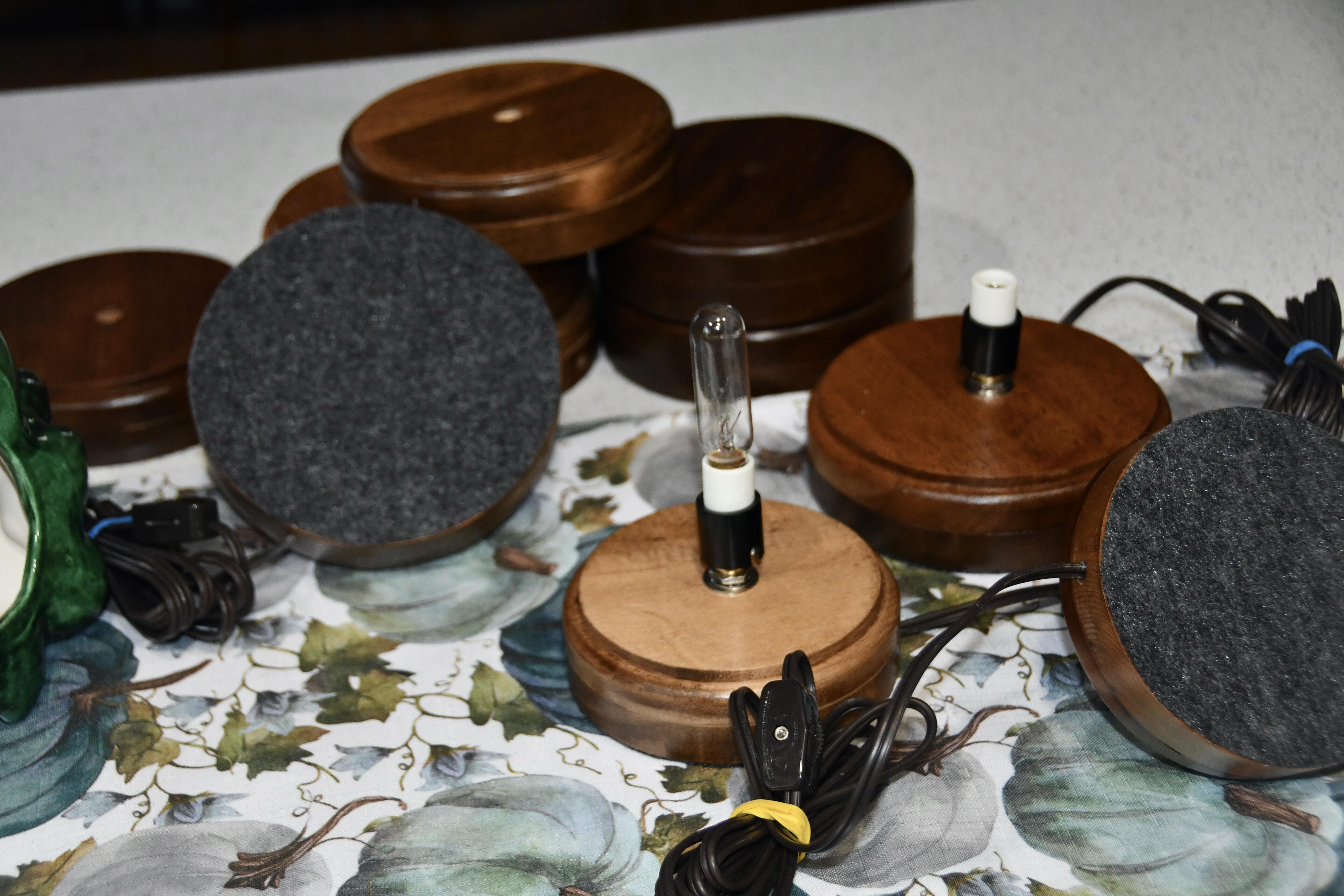 Holiday & Seasonal :: Christmas :: Wood Ceramic Christmas Tree Base ...