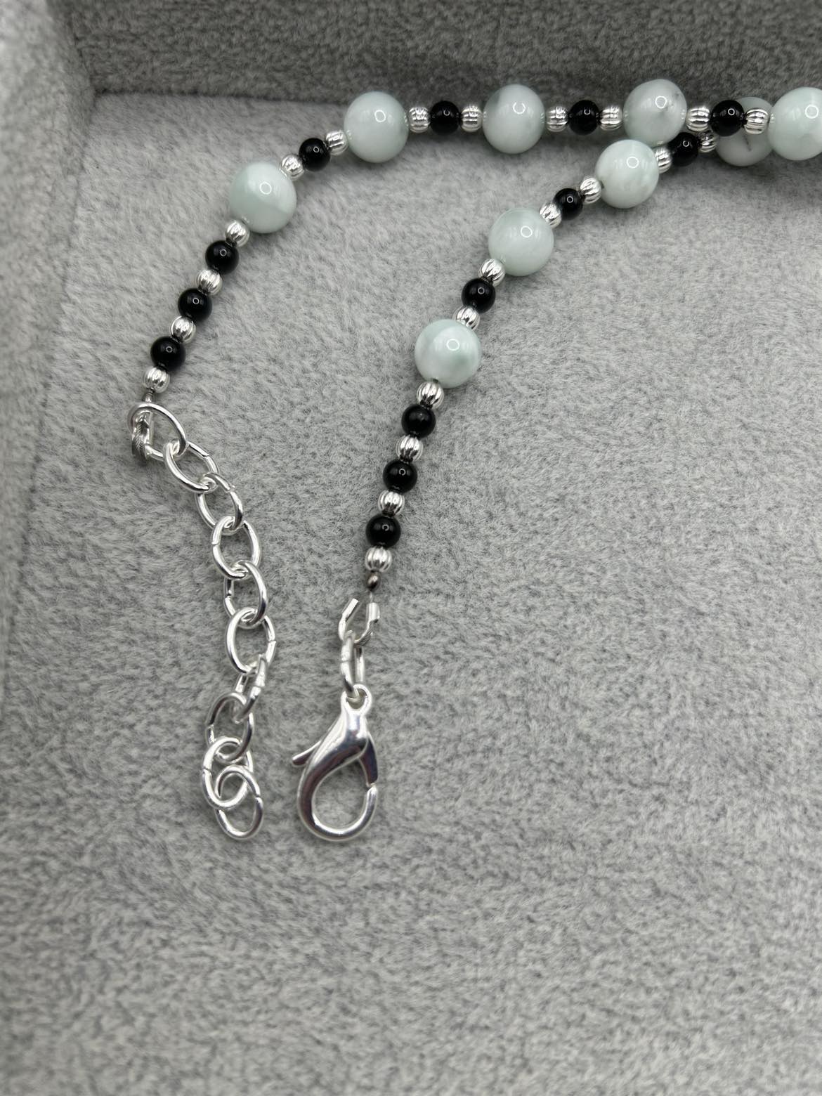 Jewelry :: Necklaces :: Green Pectolite and Black Onyx Necklace Set