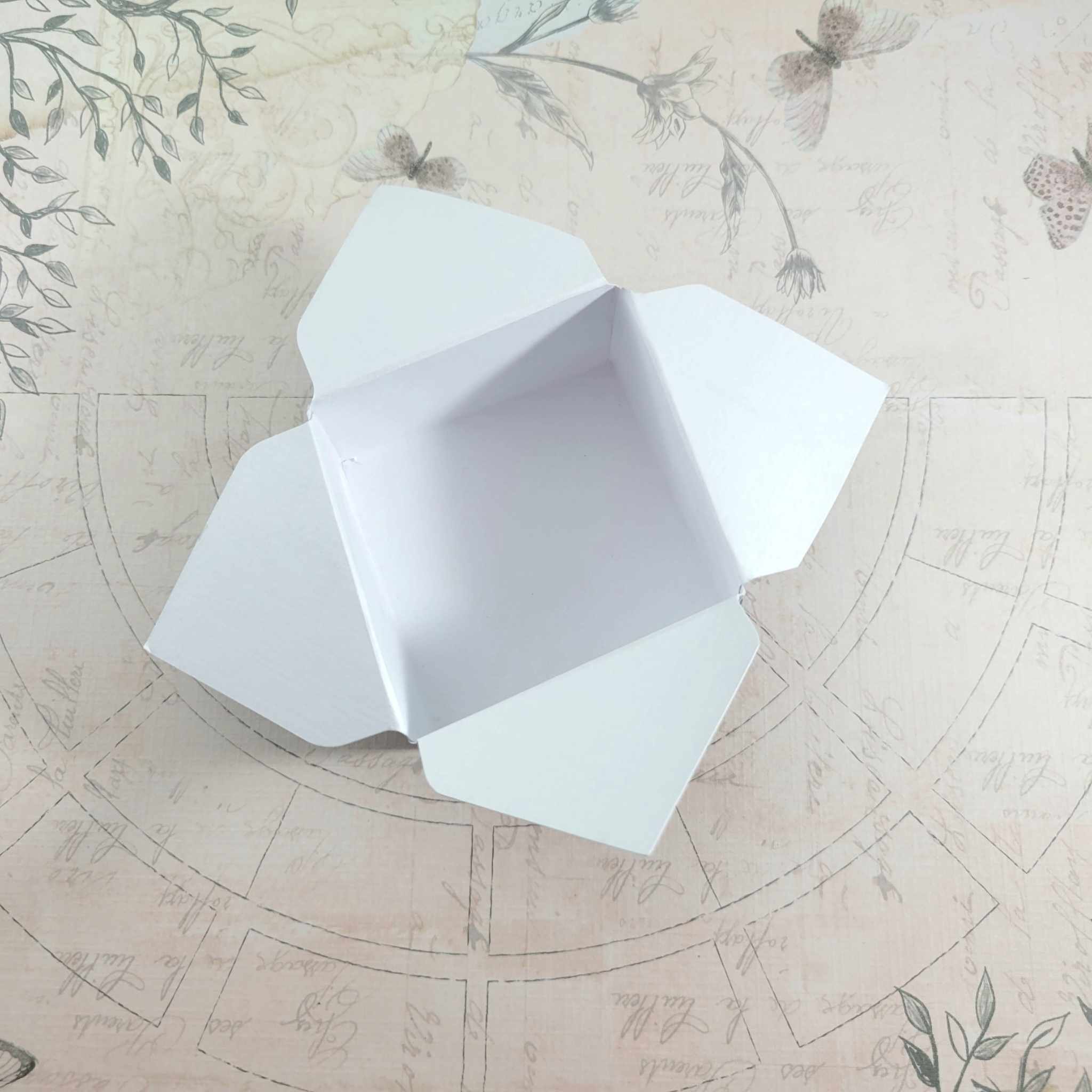 Wedding & Celebrations :: Gift Wrap :: Custom Box Ribbon decoration