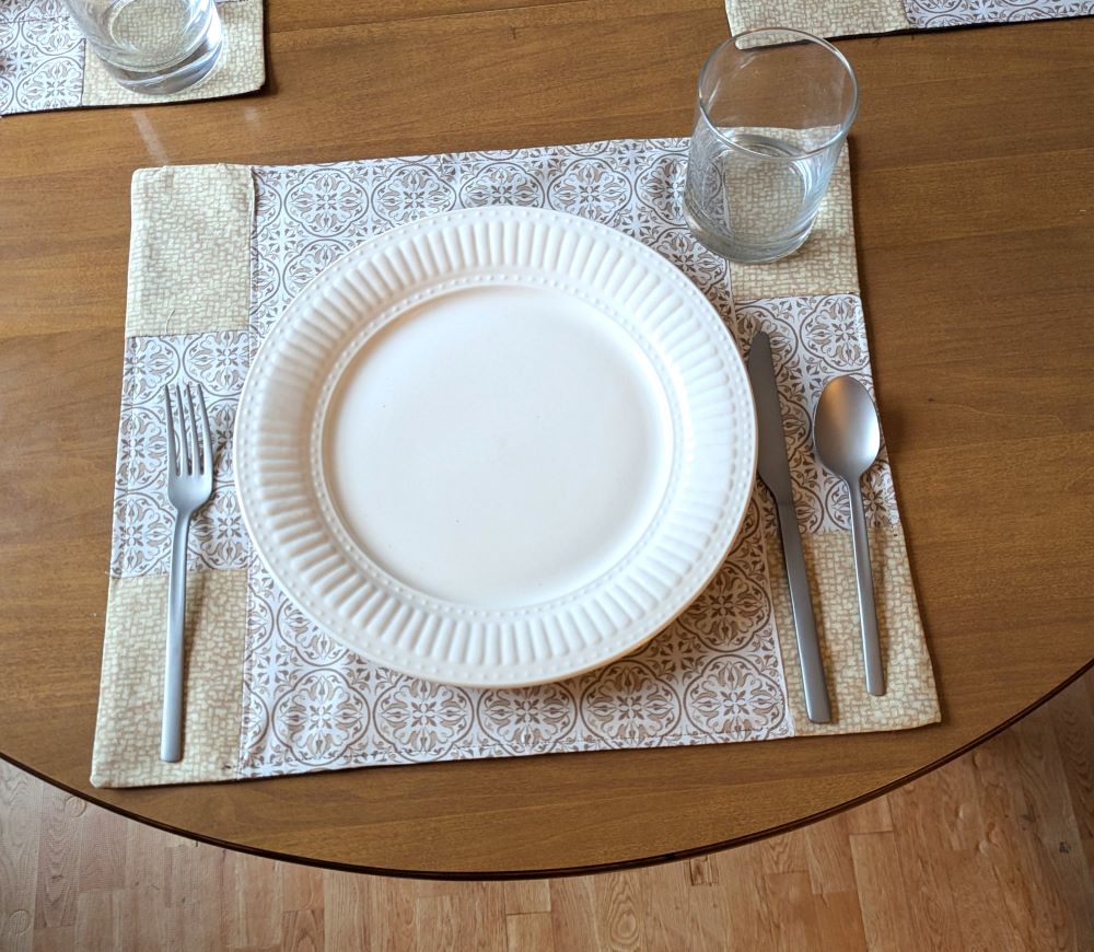Beige Medallion Placemat Set