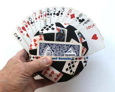 Shops :: The Amazing Gripper Playing Card Holders
